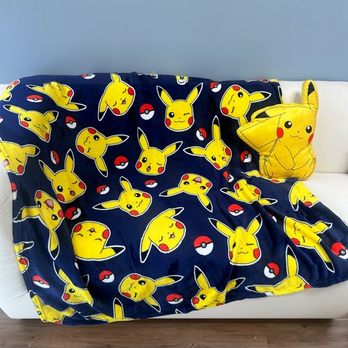 Plaid Imprimé 100% Polyester, Pokemon Pika Pika 125x150cm - Plaid BUT